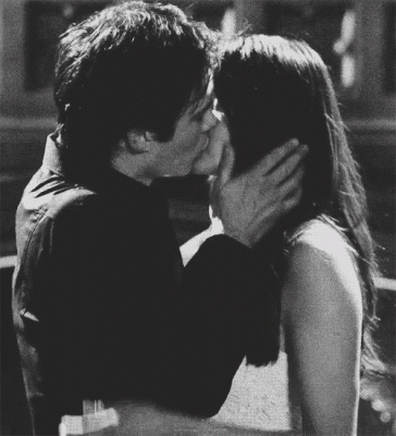 Милые гиф-анимации с поцелуями (190 картинок) 🔥 BipBap.ru